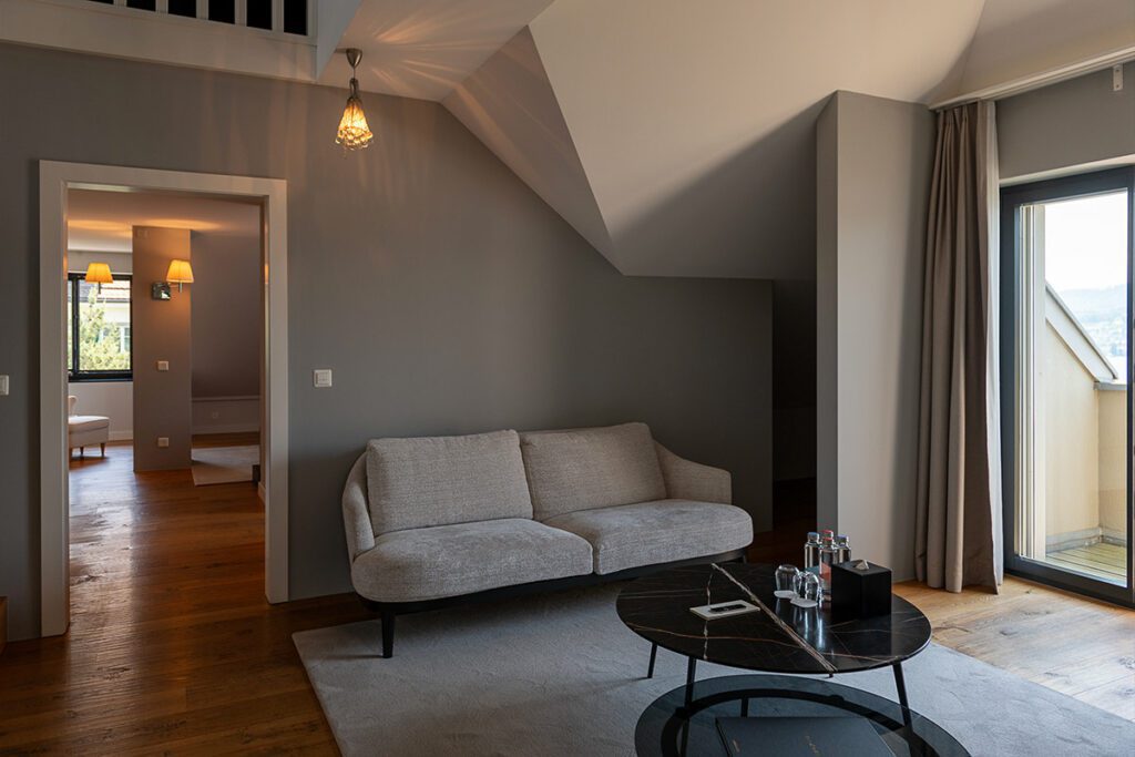 The Mansion - Atrium Residences